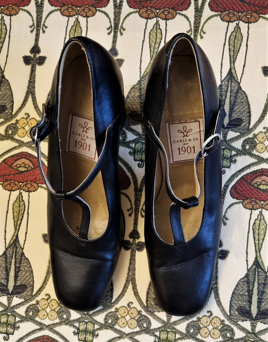 Cable & Co black leather T-bar shoes – The Frockery
