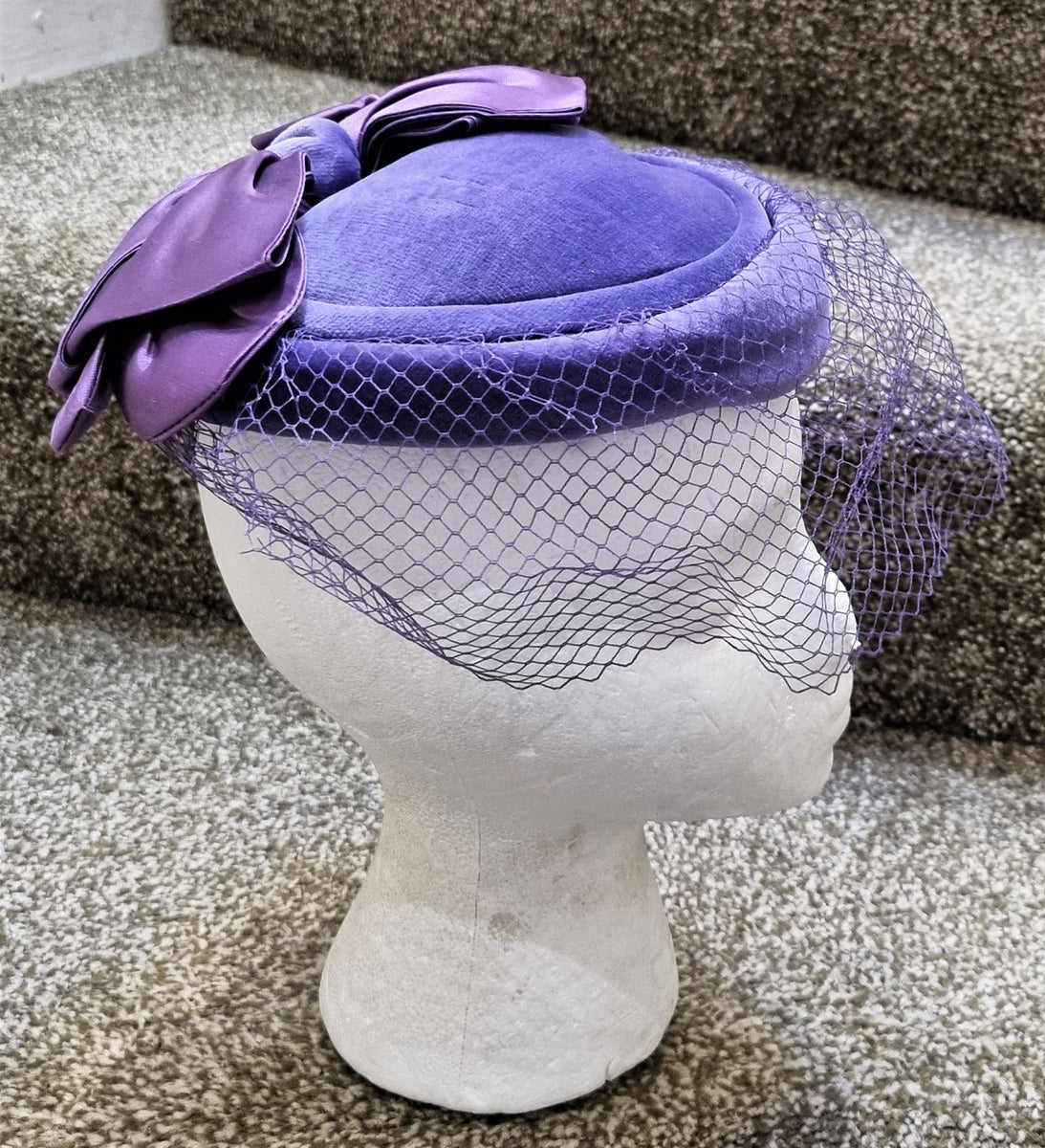 Mitzi vintage violet velvet hat with veil and bow – The Frockery