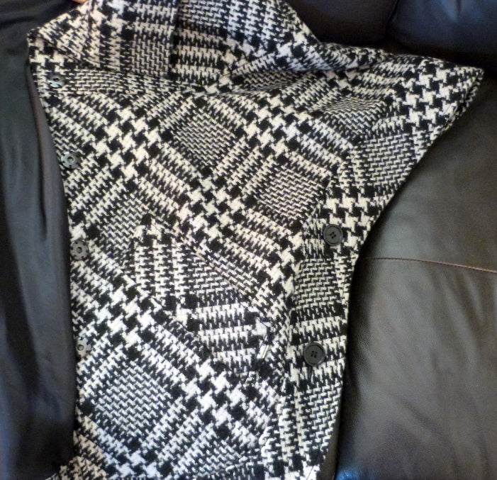 M&S monochrome dogtooth check cape jacket – The Frockery